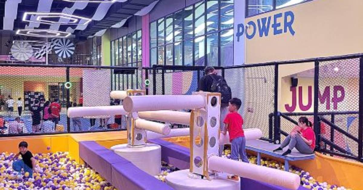 KK PARK indoor skiing and trampoline adventure (Shekou store) package - Klook
